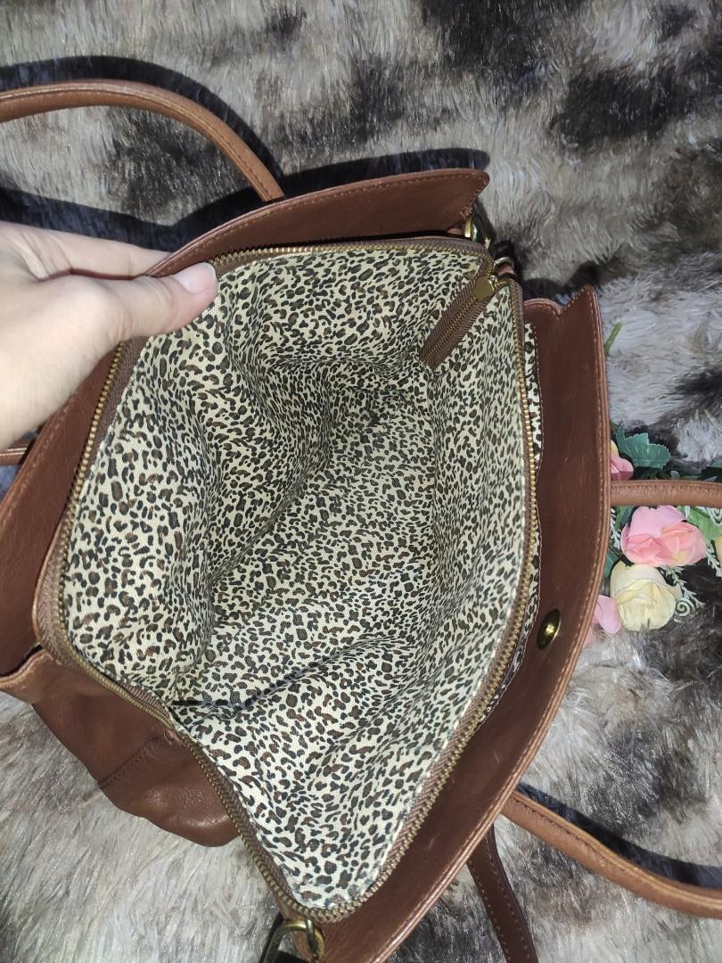 Nicole St. Gilles 2 way bag, Women's Fashion, Bags & Wallets, Cross-body Bags on Carousell