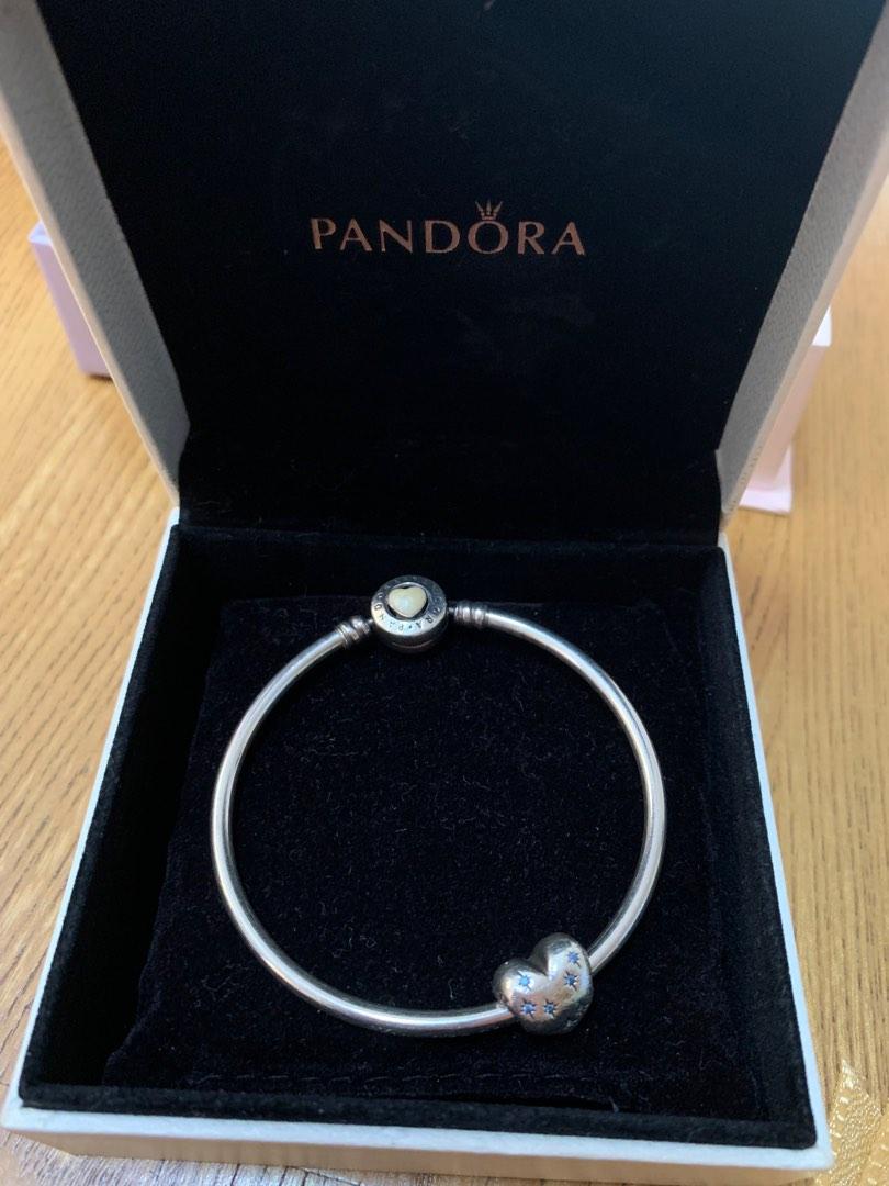 Pandora 潘朵拉硬環17公分 含一顆Disney愛心珠珠, 她的時尚, 珠寶、飾品與收納, 吊飾在旋轉拍賣