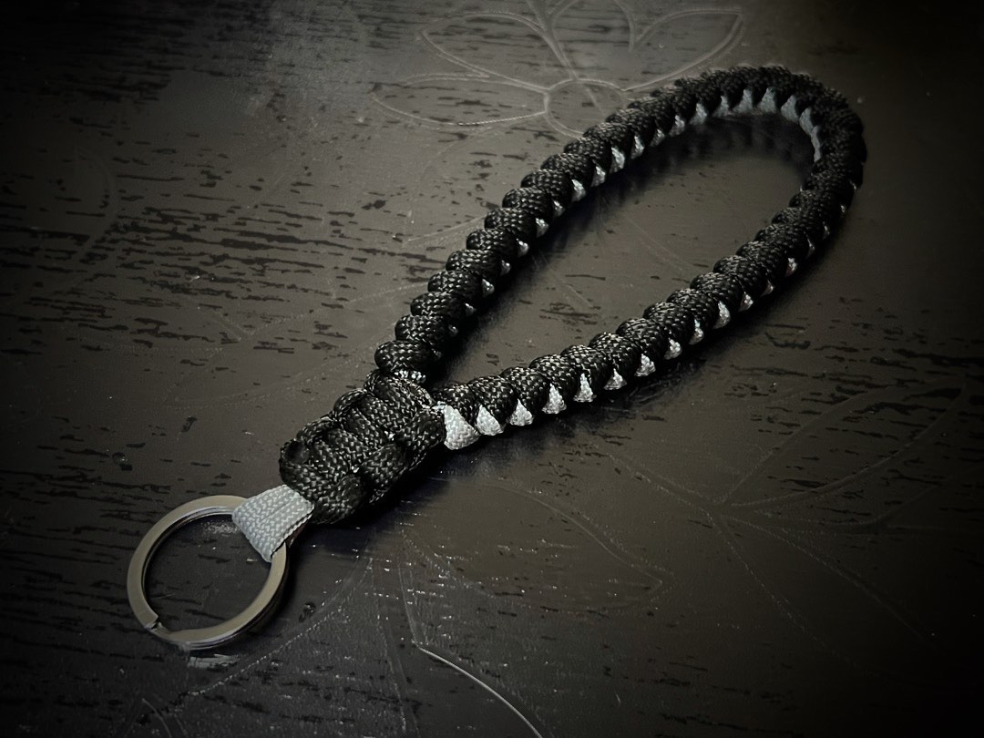 Paracord key fob/ handmade/ gift ideas, Women's Fashion, Watches ...