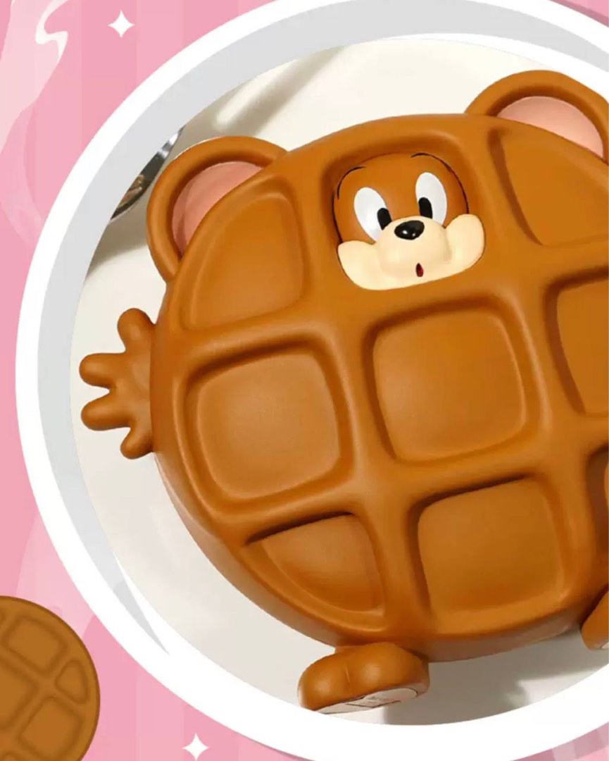 [Preorder]Tom & Jerry Waffle Figurine, Hobbies & Toys, Toys & Games on ...