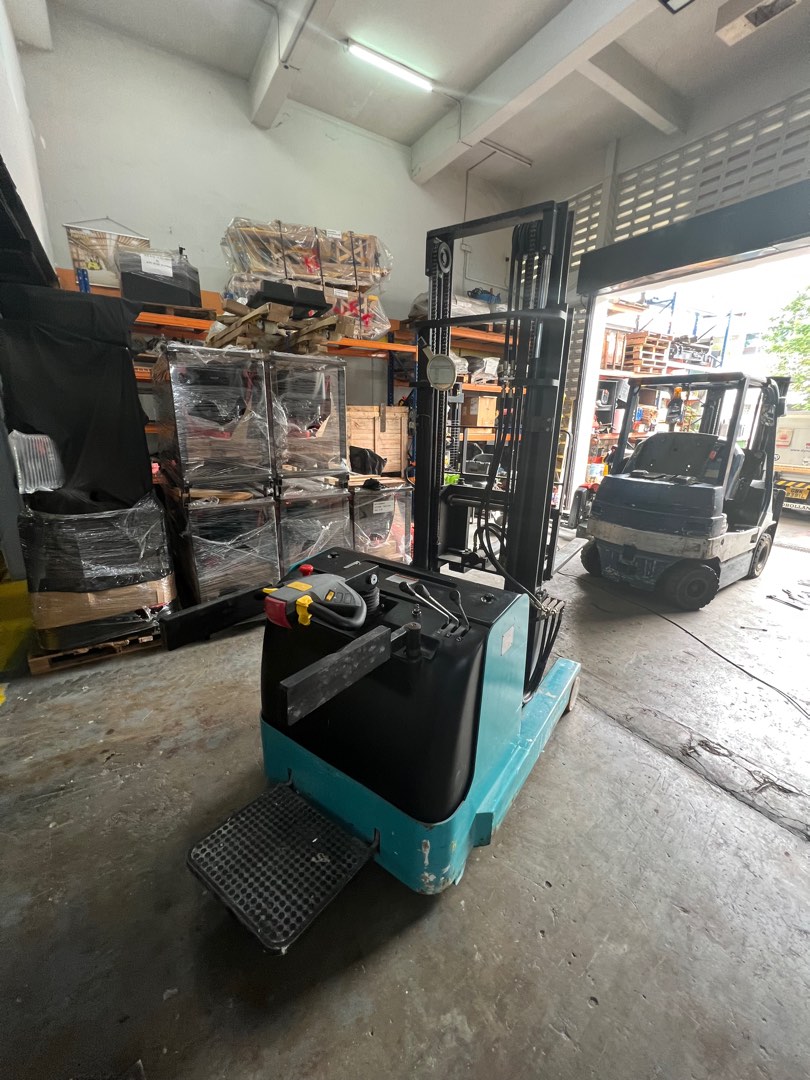 Electic power Reach stacker pallet , Everything Else on Carousell