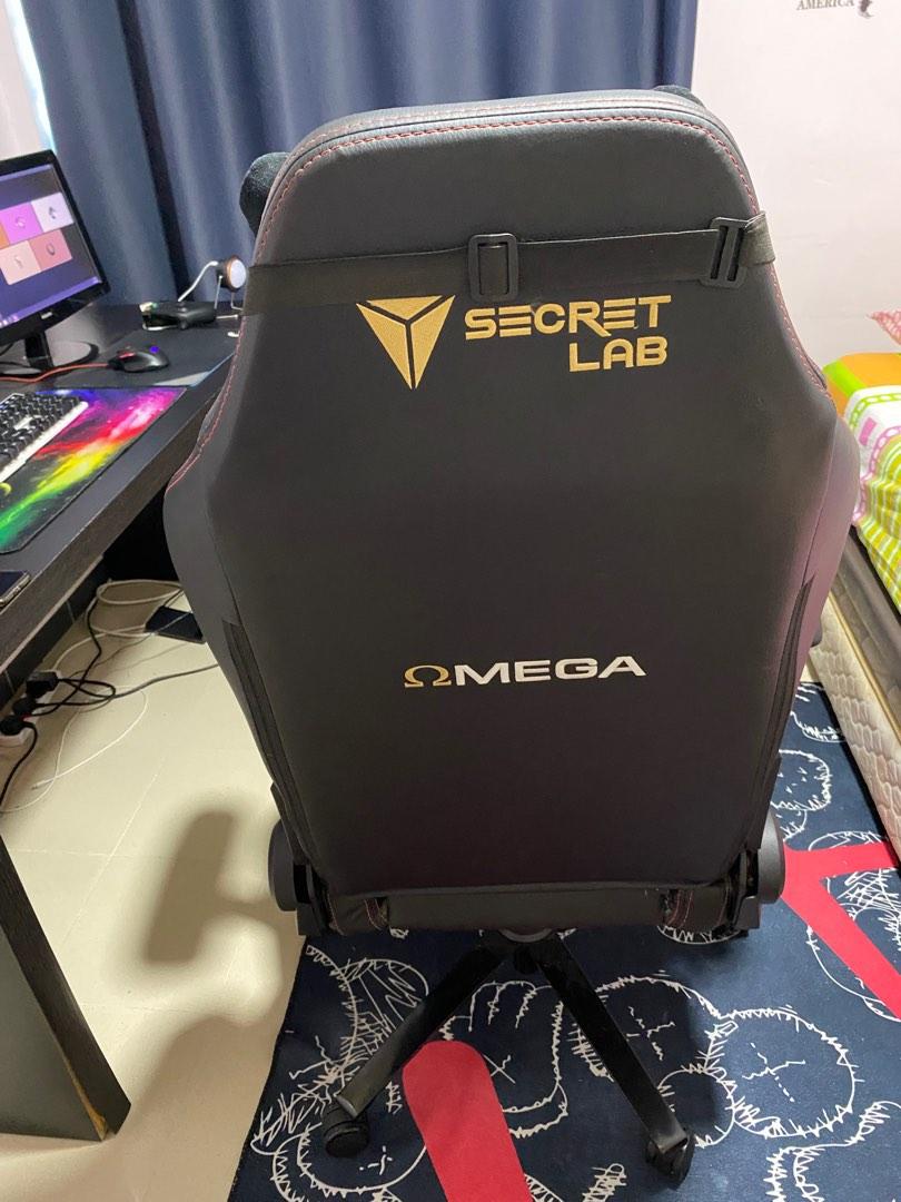 Secretlab omega w/ pillows , Furniture & Home Living, Furniture, Chairs ...