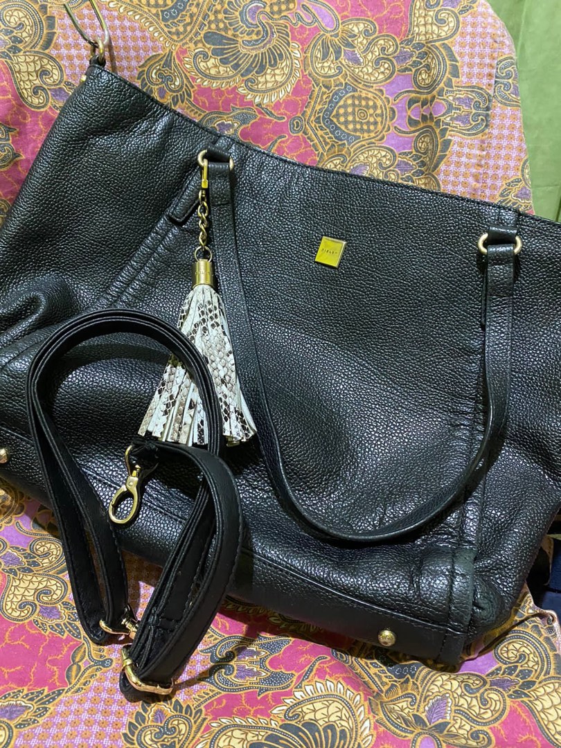 sisley 2 way bag, Women's Fashion, Bags & Wallets, Cross-body Bags on ...