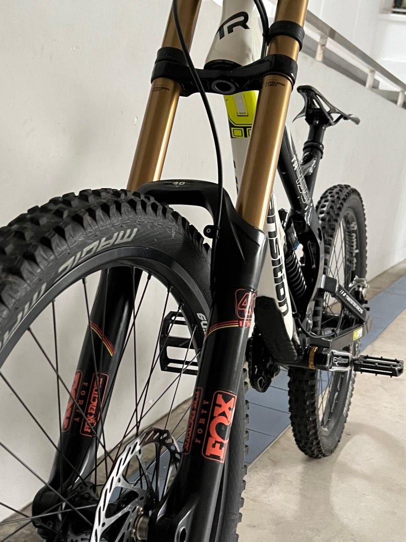 Transition 450 dh, Sports Equipment, Bicycles & Parts, Bicycles on ...