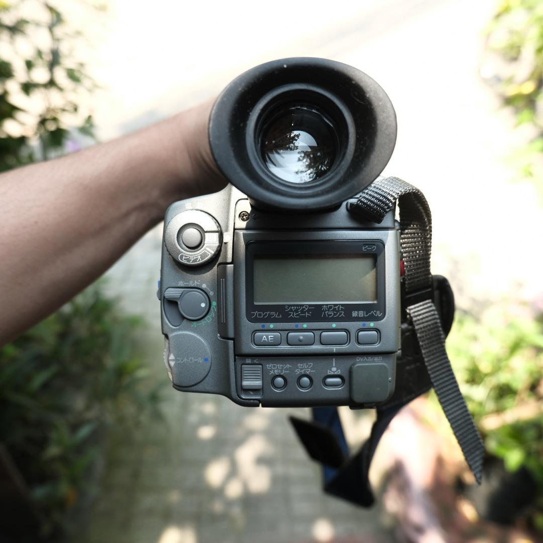 VX-1000, Photography, Video Cameras on Carousell