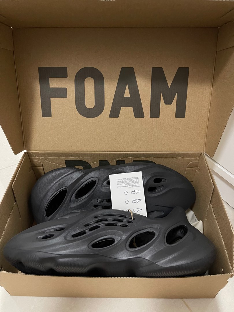 Yeezy Foam Runner Onyx, Men's Fashion, Footwear, Sneakers on Carousell