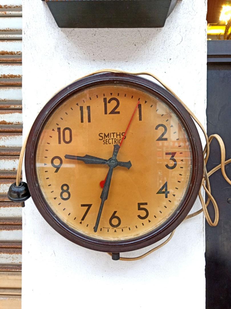 ️29cm Dia Smith's Bakelite clock, Hobbies & Toys, Memorabilia ...
