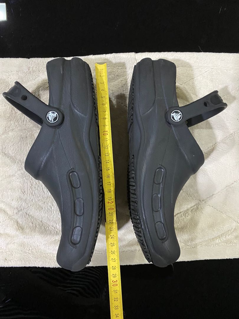 Unisex Crocs Classic Clogs M9 W11, Men's Fashion, Footwear, Casual ...