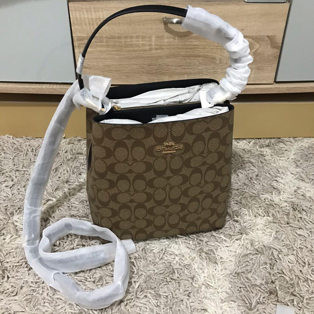 Coach town large bucket, Women's Fashion, Bags & Wallets, Cross-body ...