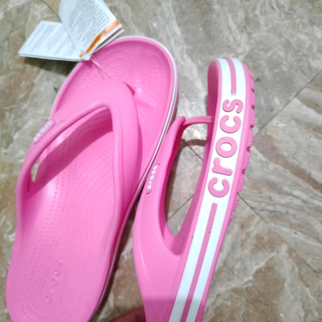 Crocs Slippers, Women's Fashion, Footwear, Flats & Sandals on Carousell