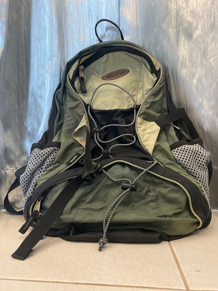 Deuter Spider bag, Men's Fashion, Bags, Backpacks on Carousell