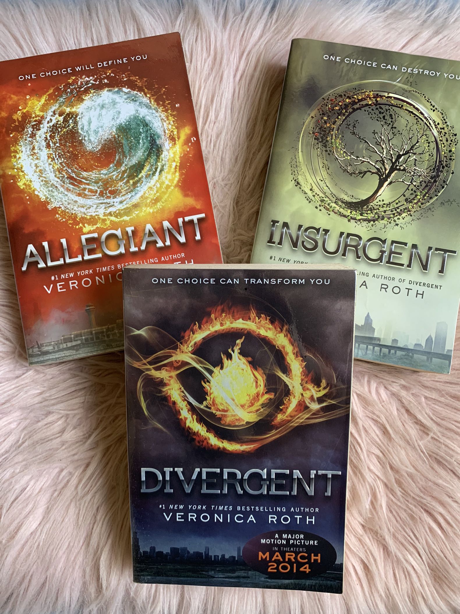 Divergent set by Veronica Roth, Hobbies & Toys, Books & Magazines ...
