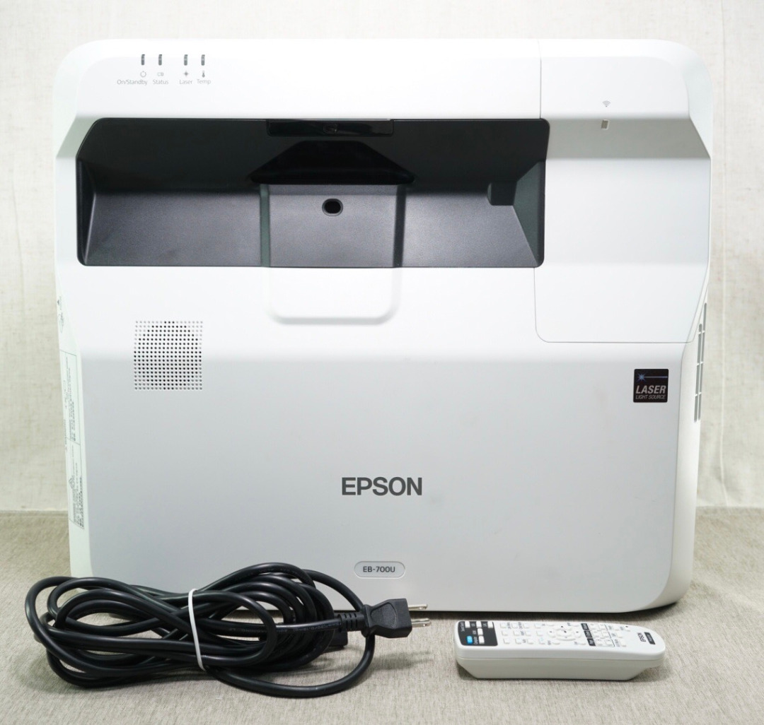 EPSON EB-700U 雷射超短距投影機, 電視及其他電器 , 電視及其他電器 , 投影機在旋轉拍賣