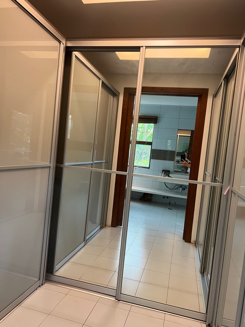 FULL LENGTH MIRROR SLIDING DOOR CLOSET, Furniture & Home Living ...