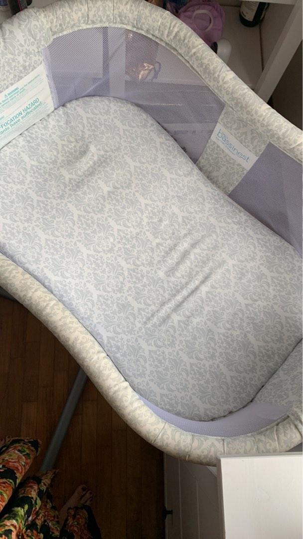 Halo BassiNest Swivel, Babies & Kids, Baby Nursery & Kids Furniture ...