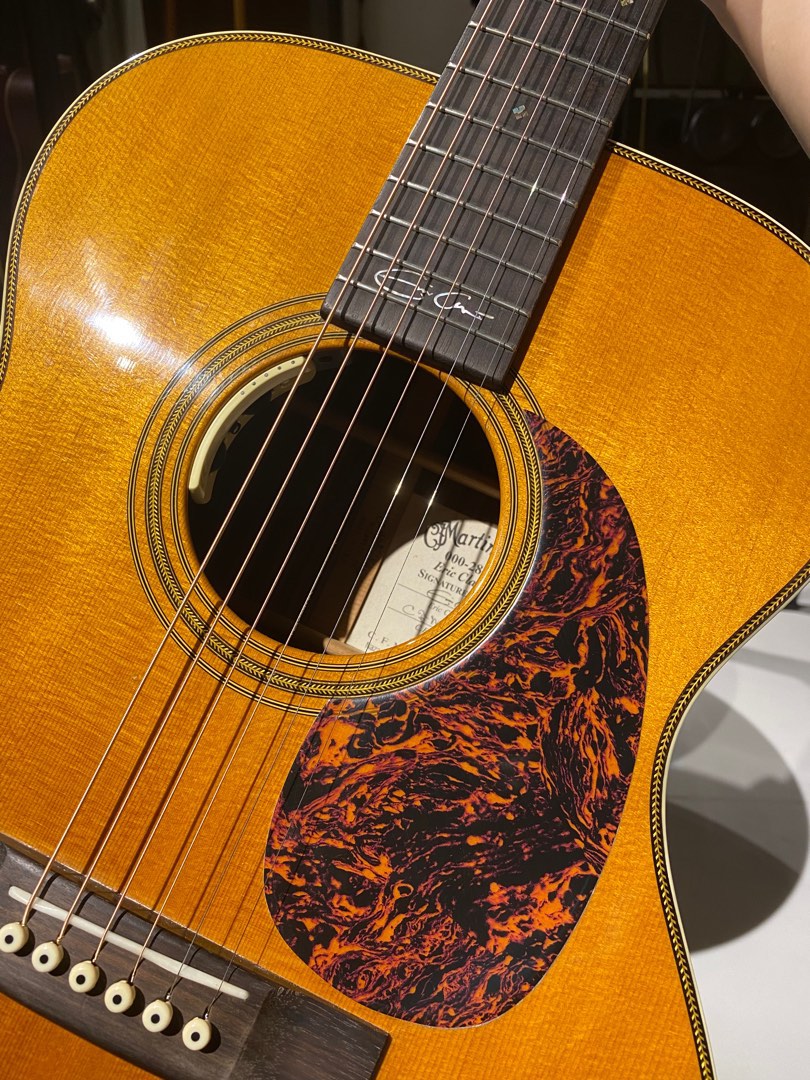 Martin ERIC CLAPTON 000-28EC Acoustic Guitar Year 2009, Hobbies & Toys ...
