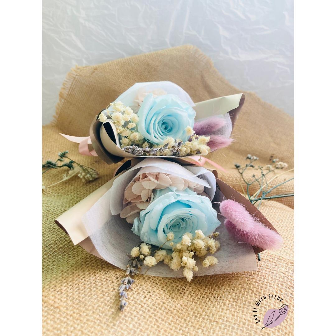 Mini Rose Bouquet with dual-tone wrap | Preserved flowers | Gifts ...