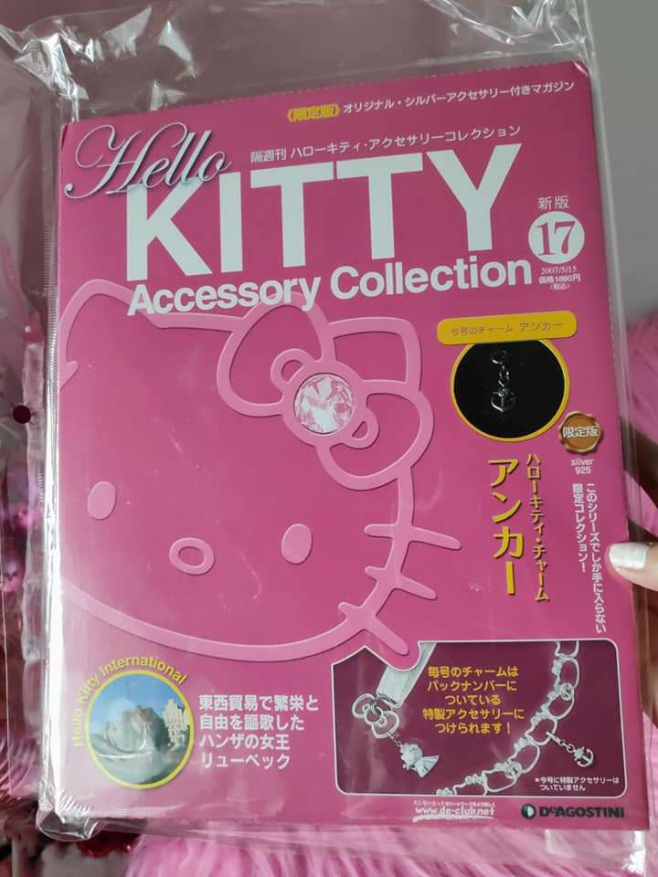 NEW HELLO KITTY ACCESSORY COLLECTION, Hobbies & Toys, Toys & Games on ...