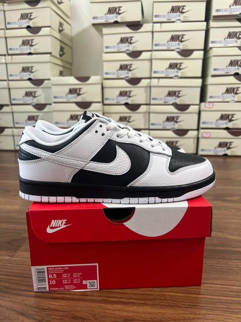 Nike Dunk low Reverse Panda, Men's Fashion, Footwear, Sneakers on Carousell