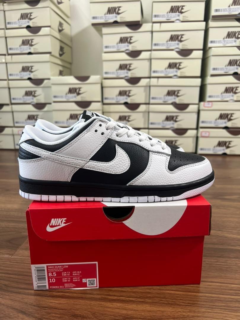 Nike Dunk low Reverse Panda, Men's Fashion, Footwear, Sneakers on Carousell