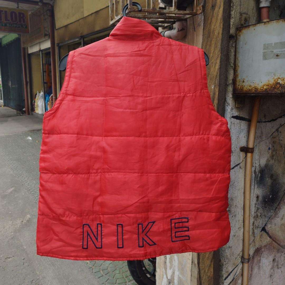 Nike Puffer Vest, Men's Fashion, Coats, Jackets and Outerwear on Carousell