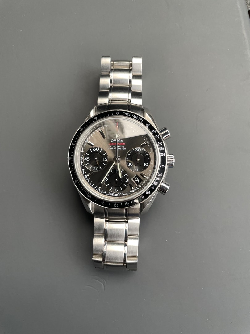 Fast fast Omega Speedmaster Date, Luxury, Watches on Carousell