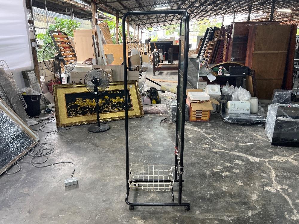 Simple & Solid Design Metal Clothes Rack With Mirror Black Colour / Rak ...