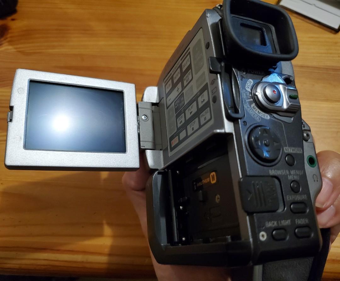 SONY DV camcorder Handycam DCR PC120E Made in Japan, 攝影器材, 攝錄機 - Carousell