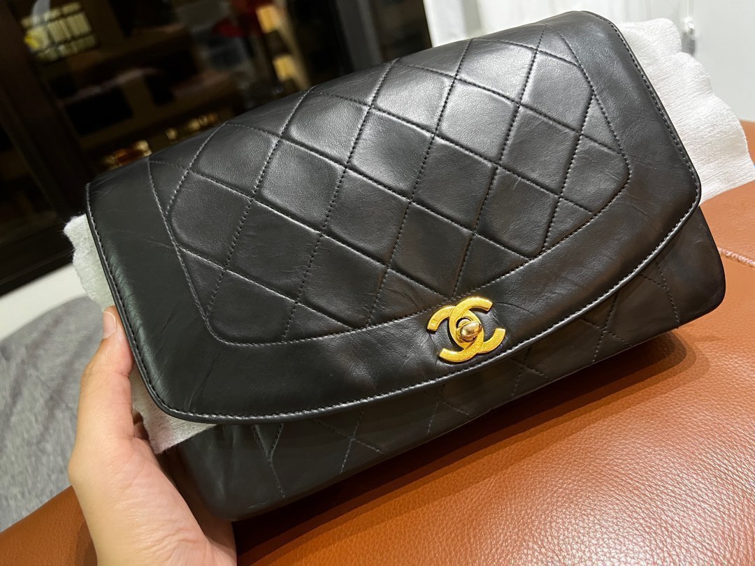 Vintage Chanel Diana Medium, Luxury, Bags & Wallets on Carousell