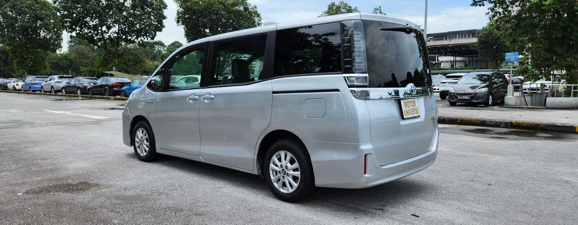 TOYOTA VOXY HYBRID 1.8V AT ABS D/AIRBAG 2WD, Cars, Used Cars on Carousell