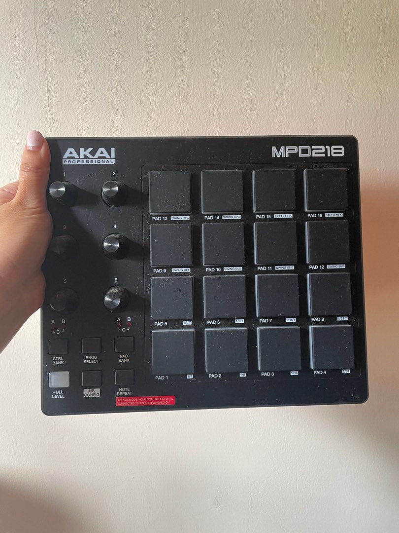 Akai Professional Drum Pad MPD218, Hobbies & Toys, Music & Media ...