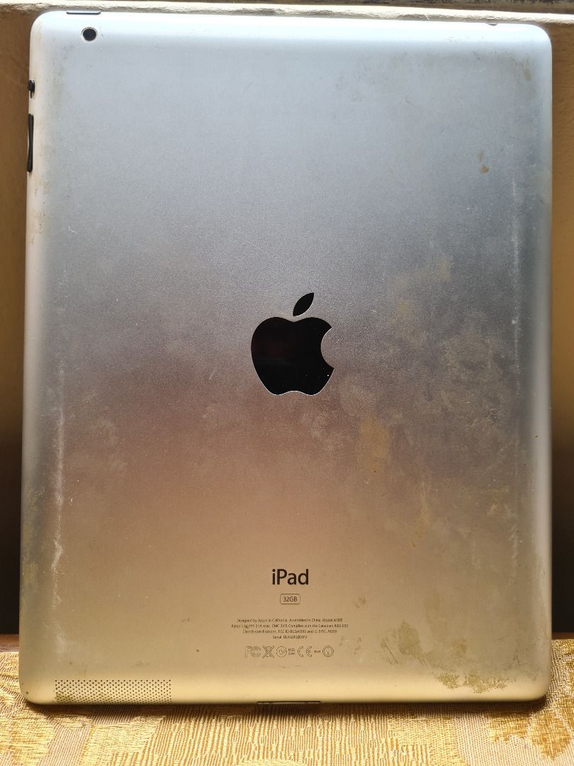 Apple iPad 1st Gen, 32GB, Computers & Tech, Laptops & Notebooks on ...