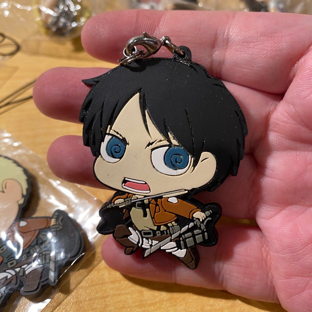 Attack on Titan Keychain Set, Hobbies & Toys, Memorabilia ...