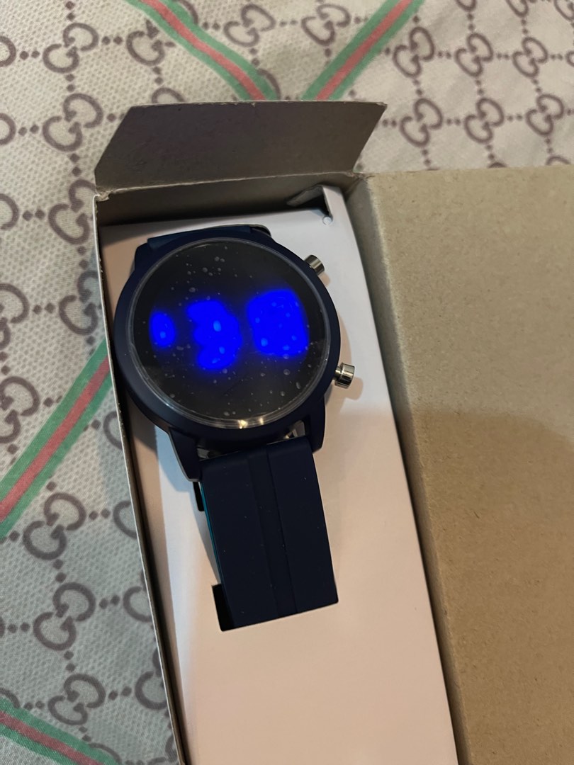 Avon Vince Digital Watch, Men's Fashion, Watches & Accessories, Watches ...