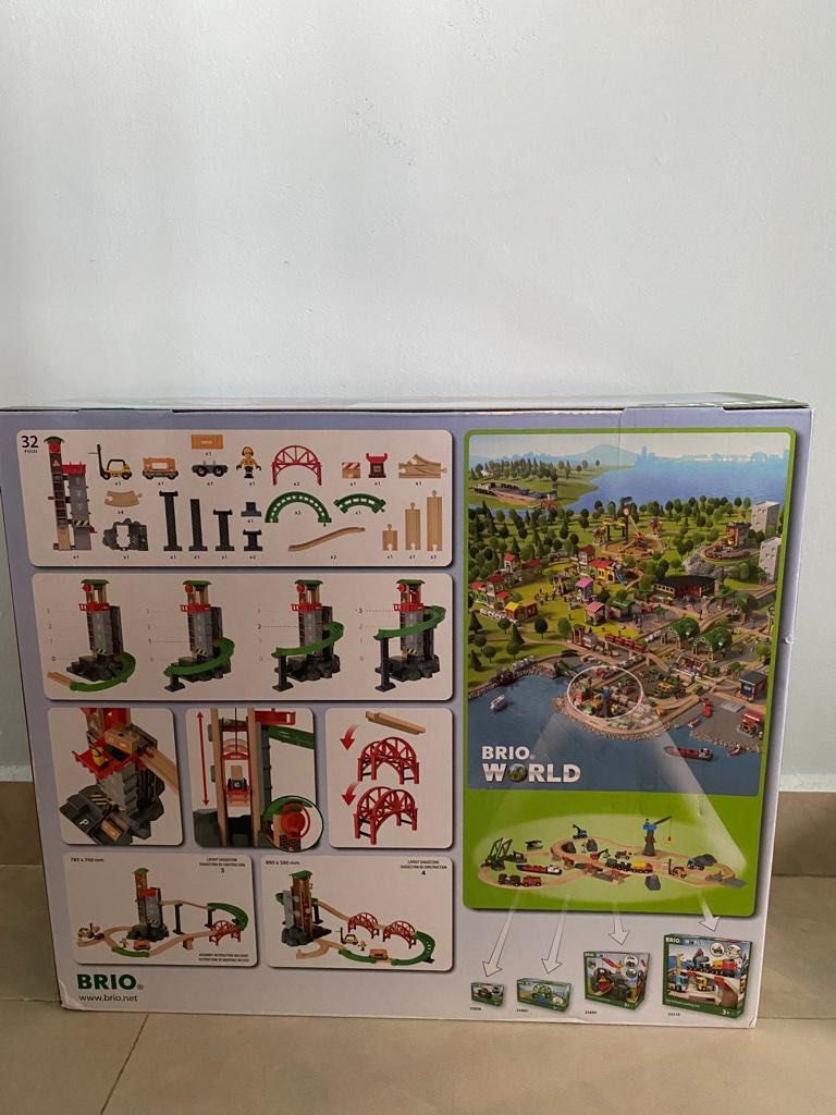 Brio 33887 Lift and Load Warehouse, Hobbies & Toys, Toys & Games on ...