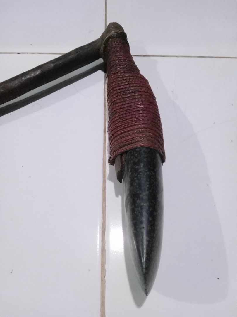 Cangkul kapak batu kuno etnik suku pedalaman koleksi antik dekorasi ...