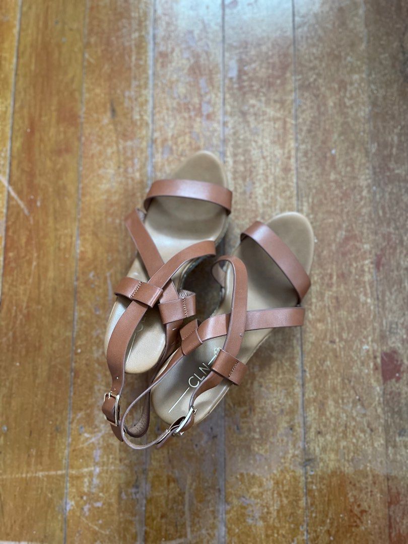 CLN Wedge Sandals, Women's Fashion, Footwear, Wedges on Carousell