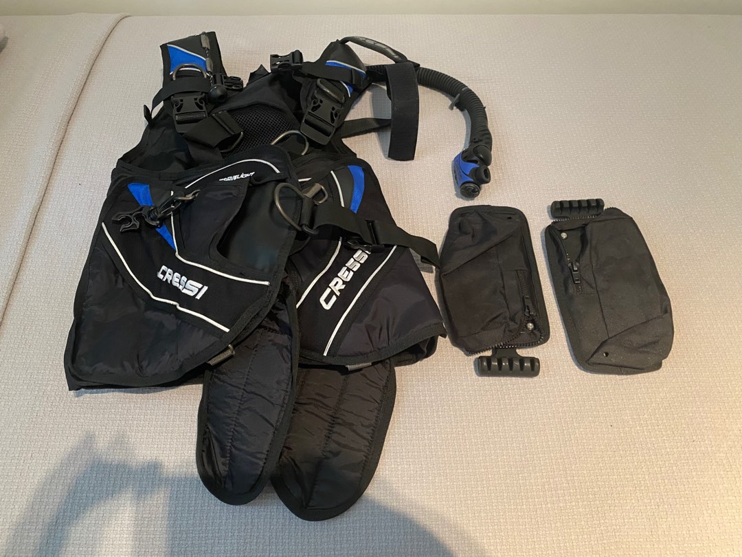 Cressi travel light bcd, Sports Equipment, Sports & Games, Water Sports on Carousell