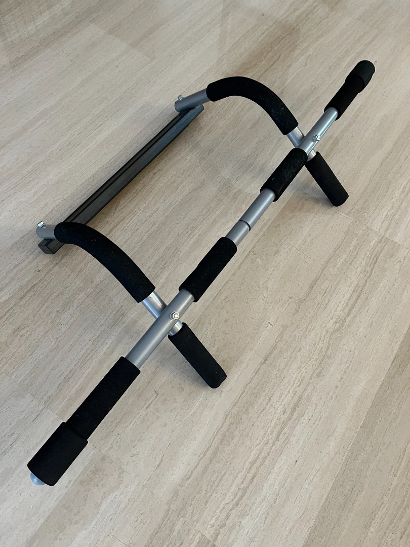 Door Frame Pull-up Bar, Sports Equipment, Exercise & Fitness, Cardio ...