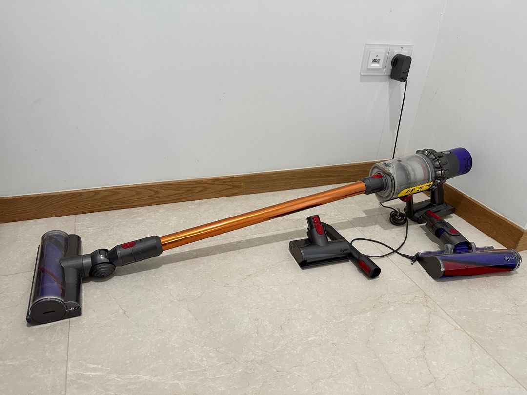 Dyson SV12 Absolute Cordless Stick Vacuum, TV & Home Appliances, Vacuum ...