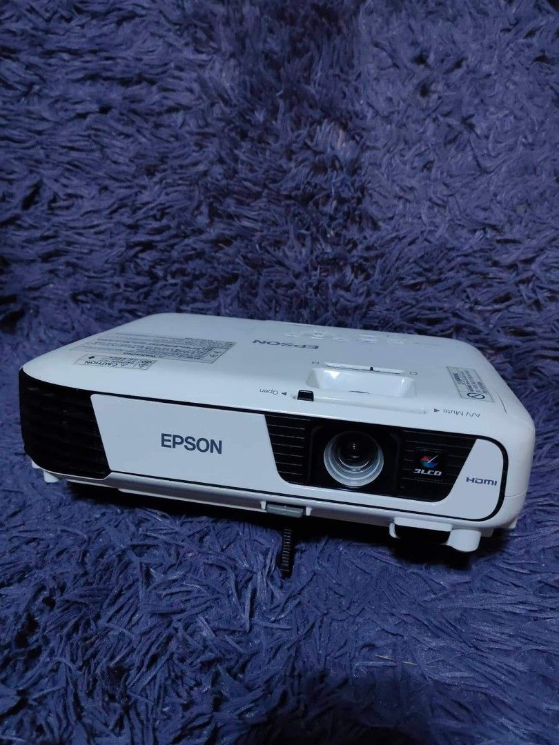 EPSON EB-S31 PROJECTOR HEAVY DUTY, TV & Home Appliances, TV ...