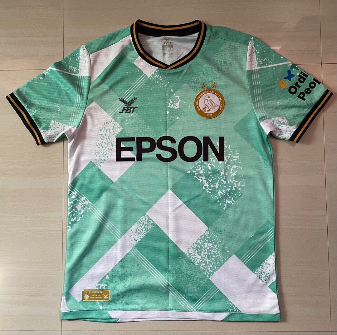 Geylang International FC home kit, Men's Fashion, Activewear on Carousell