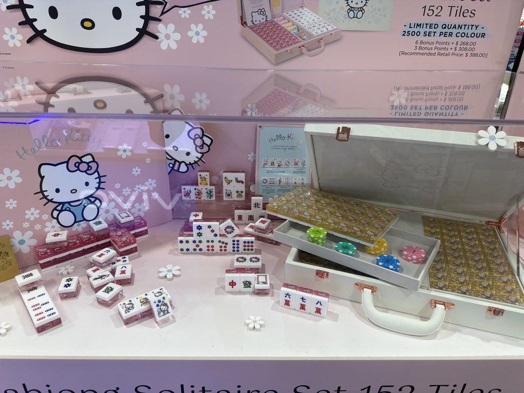 Hello kitty mahjong set (2023), Hobbies & Toys, Memorabilia ...