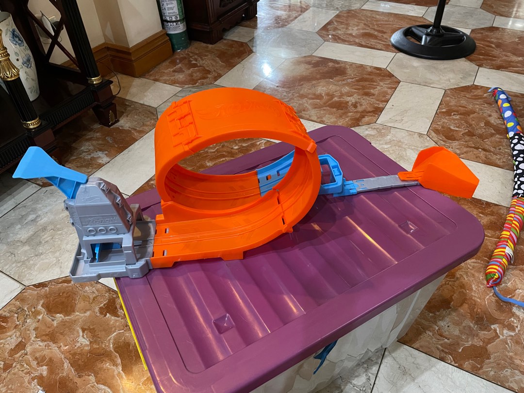 Hot Wheels Action Loop Stunt Champion, Hobbies & Toys, Toys & Games on ...