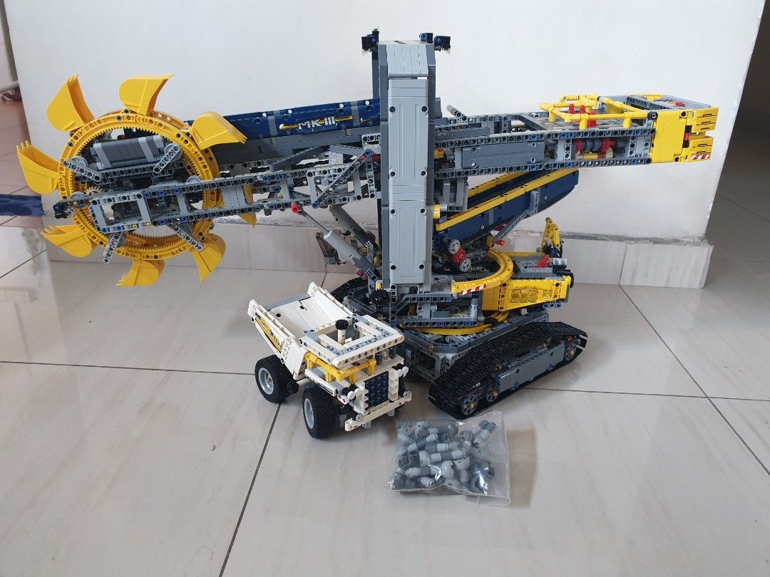 Lego Technic 42055 Bucket Wheel Excavator, Hobbies & Toys, Toys & Games ...