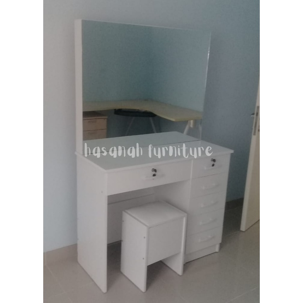 Meja rias murah minimalis | Cermin rias rak/meja kosmetik, Perabotan ...