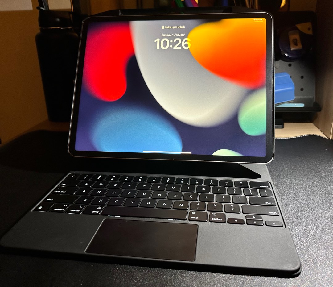 Mint IPad Pro 12.9 M1 128GB Silver Wi-Fi & Magic Keyboard , Mobile ...