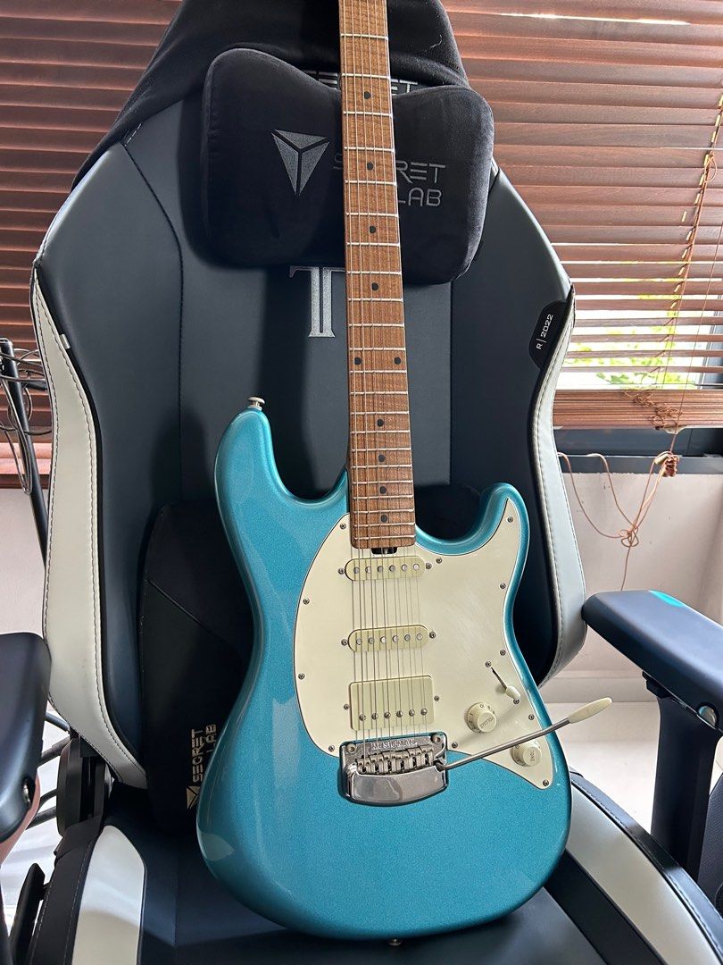 Music Man Cutlass, Hobbies & Toys, Music & Media, Musical Instruments ...