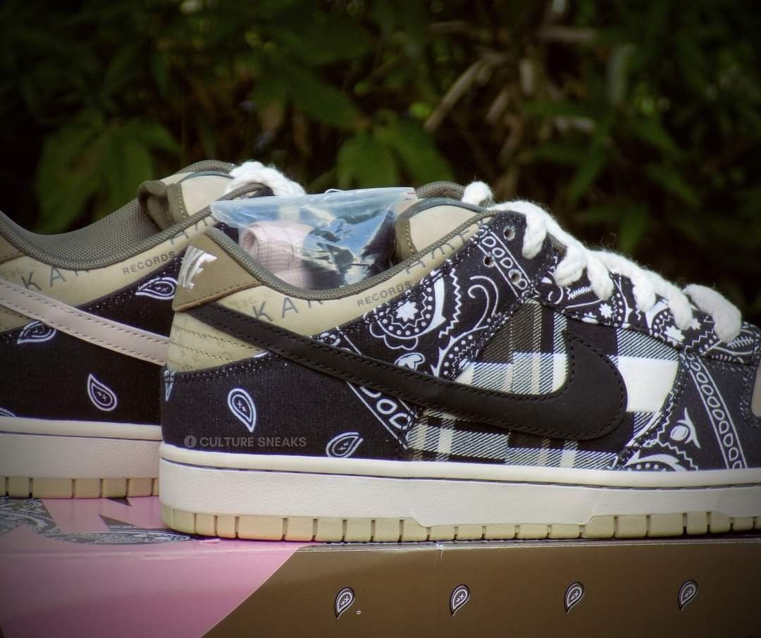 Nike Dunk Low Travis Scott, Men's Fashion, Footwear, Sneakers on Carousell