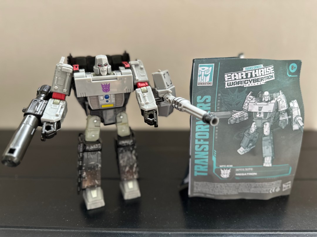 Original Transformer Megatron (WFC-E38), Hobbies & Toys, Toys & Games ...